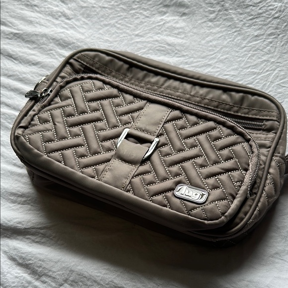 lug | Bags | Lug Tan Quilted Toiletry Bag With Geometric Design | Poshmark